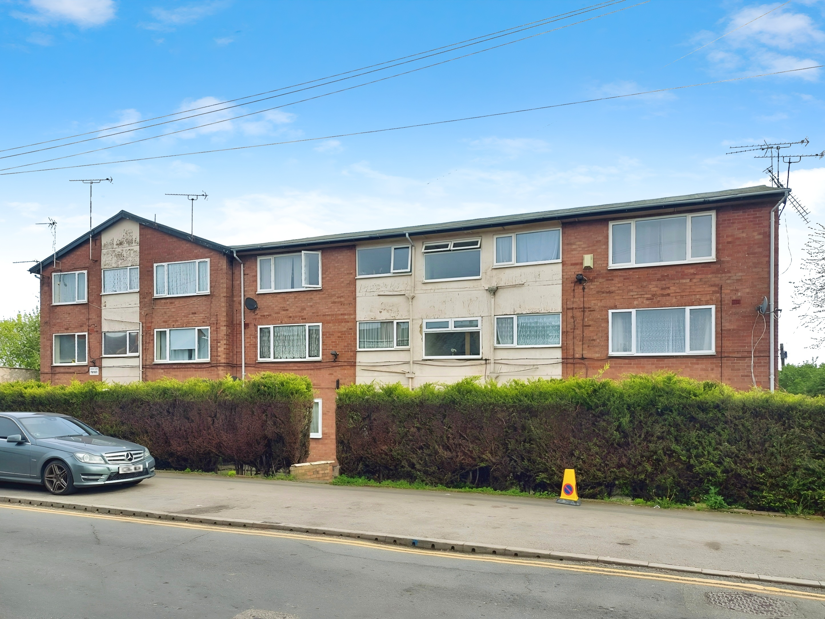 2 Bedroom House for Sale in Crossley Court, Coventry - Loveitts