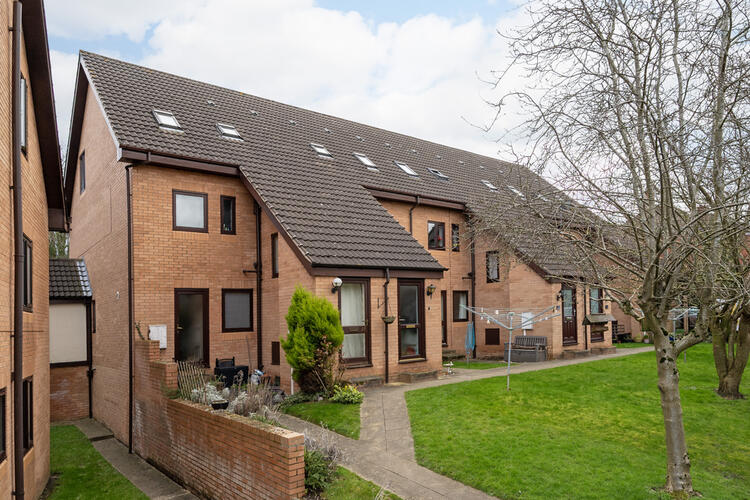 PriceLinsey - Chartered Surveyors specialising in property